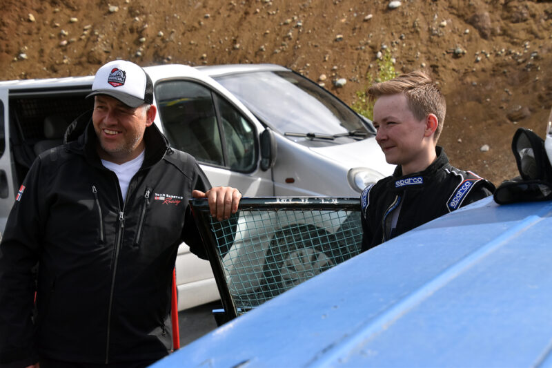 Her ratter Victor (13) en diger Olds med 500 hester - Bilcross.no