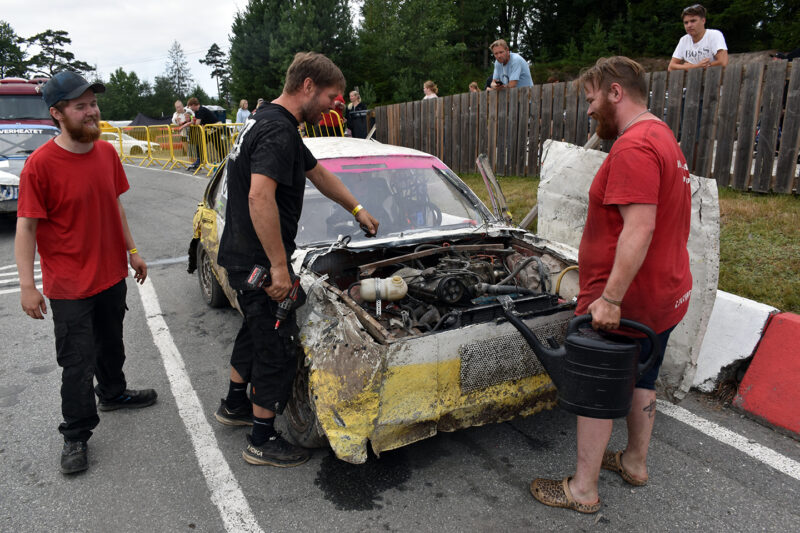 Patrick er fast bestemt på å lage bil ut av vraket - igjen: - Den er så ...