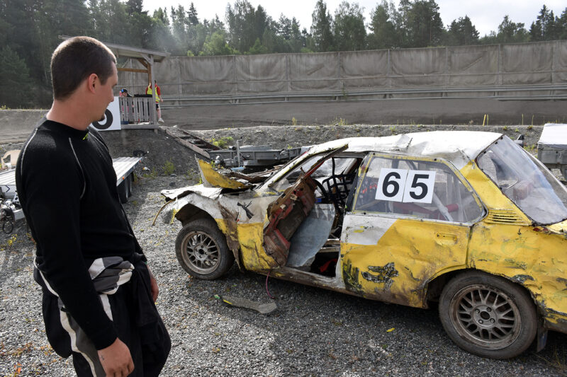 Patrick er fast bestemt på å lage bil ut av vraket - igjen: - Den er så ...
